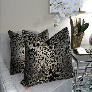 Caldeira Pillows | Accents | Nwt Caldeira Decorative Pillows Read ...
